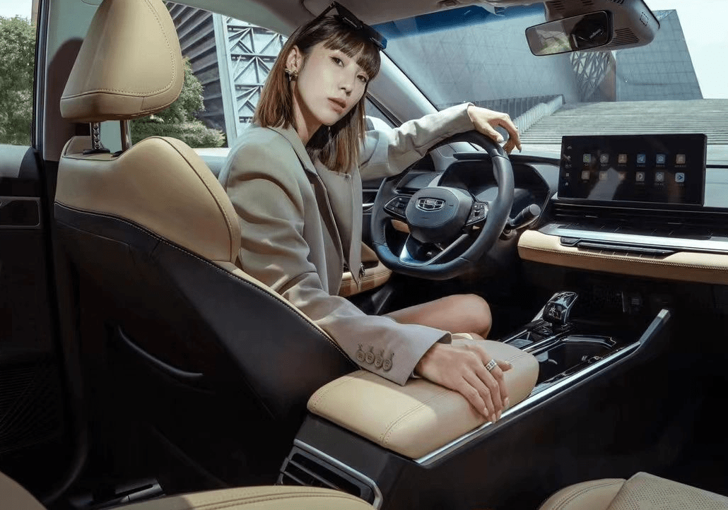 帝豪L HiP冠军版实车现身，续航1300km配快充，秦PLUS DM-i不香了？_搜狐汽车_搜狐网