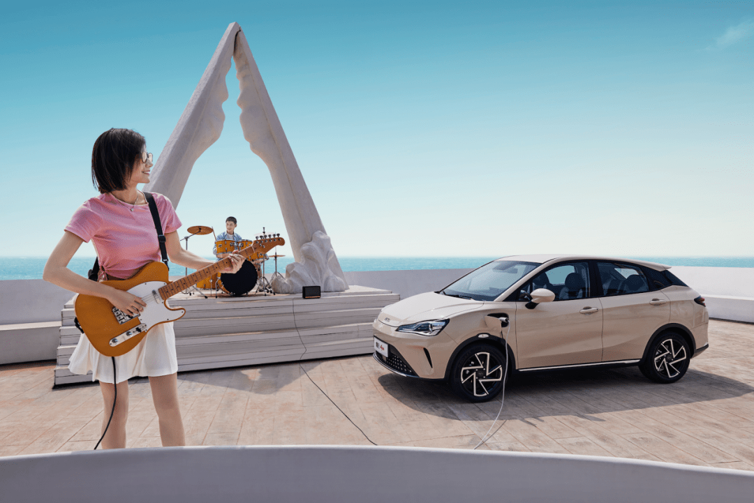 五座大空间智能纯电SUV，哪吒AYA 7.38万元起售_搜狐汽车_搜狐网