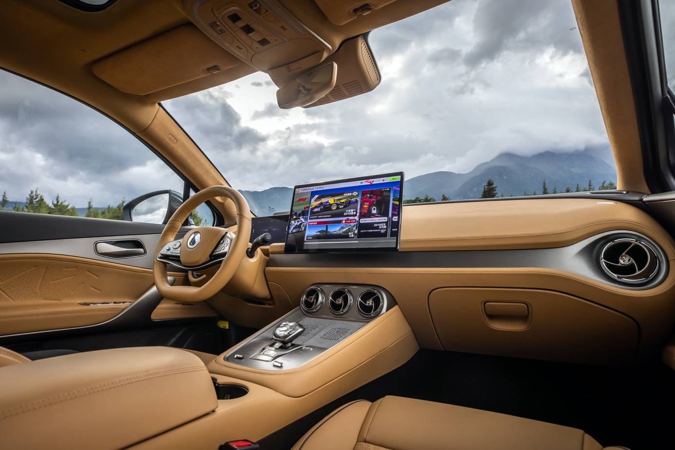 腾势N8上市31.98万起 D9 DM-i加推34.98万元车型_搜狐汽车_搜狐网