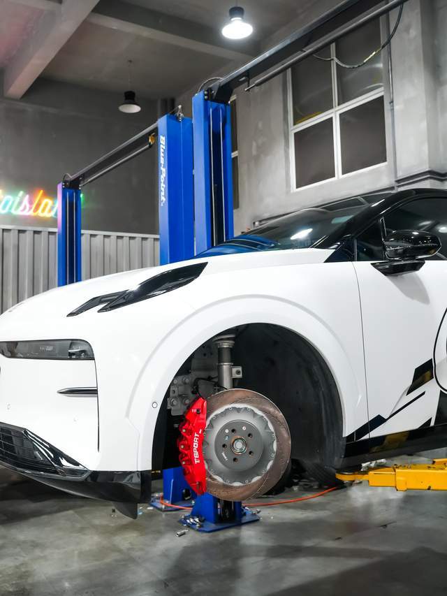 改装案例 | 极氪X升级TTSPORT进化系列EB8八活塞刹车套件_搜狐汽车_搜狐网