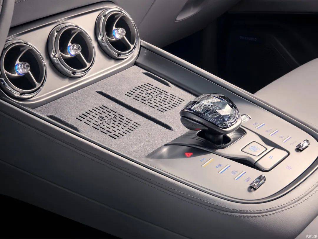 云辇-C、DM-p加持，31.98万起的7座SUV，腾势N8能不能火？_搜狐汽车_搜狐网