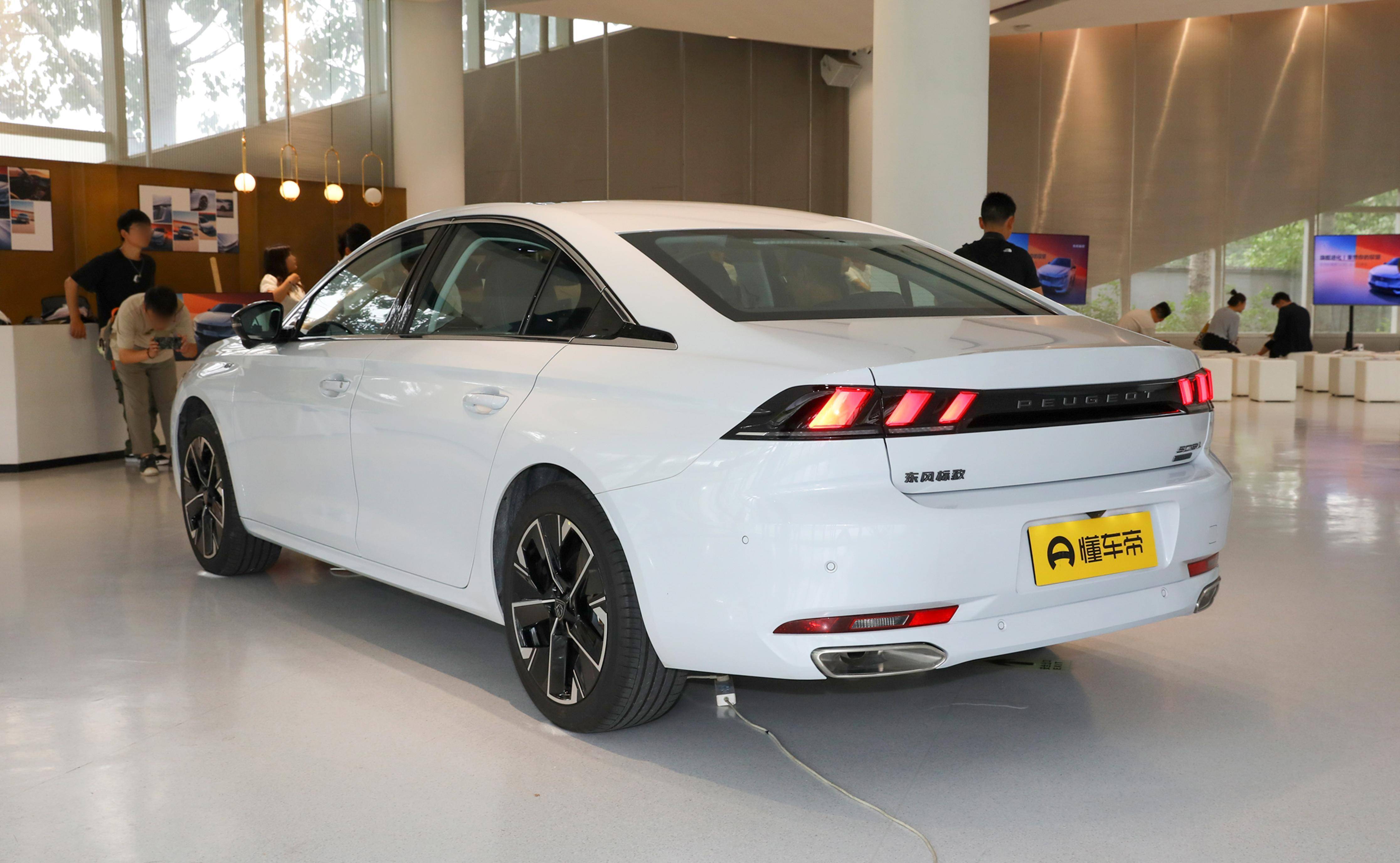 主推1.8T版本，门槛下调2.6万元，2023款标致508L上市_搜狐汽车_搜狐网