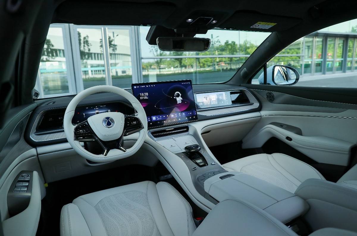 腾势N7与蔚来ES6，谁是30万级纯电SUV豪华“卷王”？_搜狐汽车_搜狐网