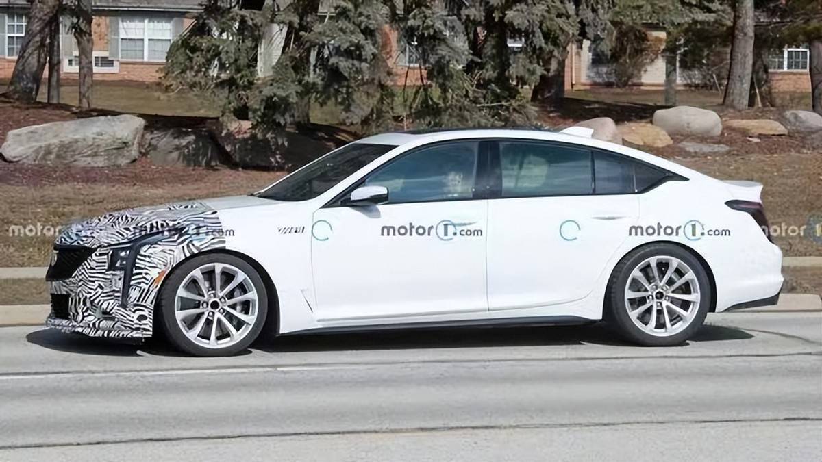 新款CT5必降价？新增1.5T，配33寸曲面屏_搜狐汽车_搜狐网