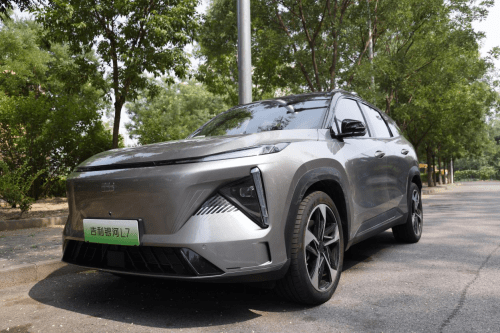 吉利银河L7 vs 比亚迪宋Plus DMI:豪门之争_搜狐汽车_搜狐网