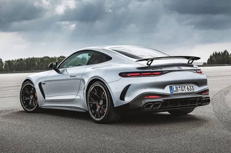 正面硬刚保时捷911，百公里加速仅需3.2秒，全新奔驰AMG GT来了！_搜狐汽车_搜狐网