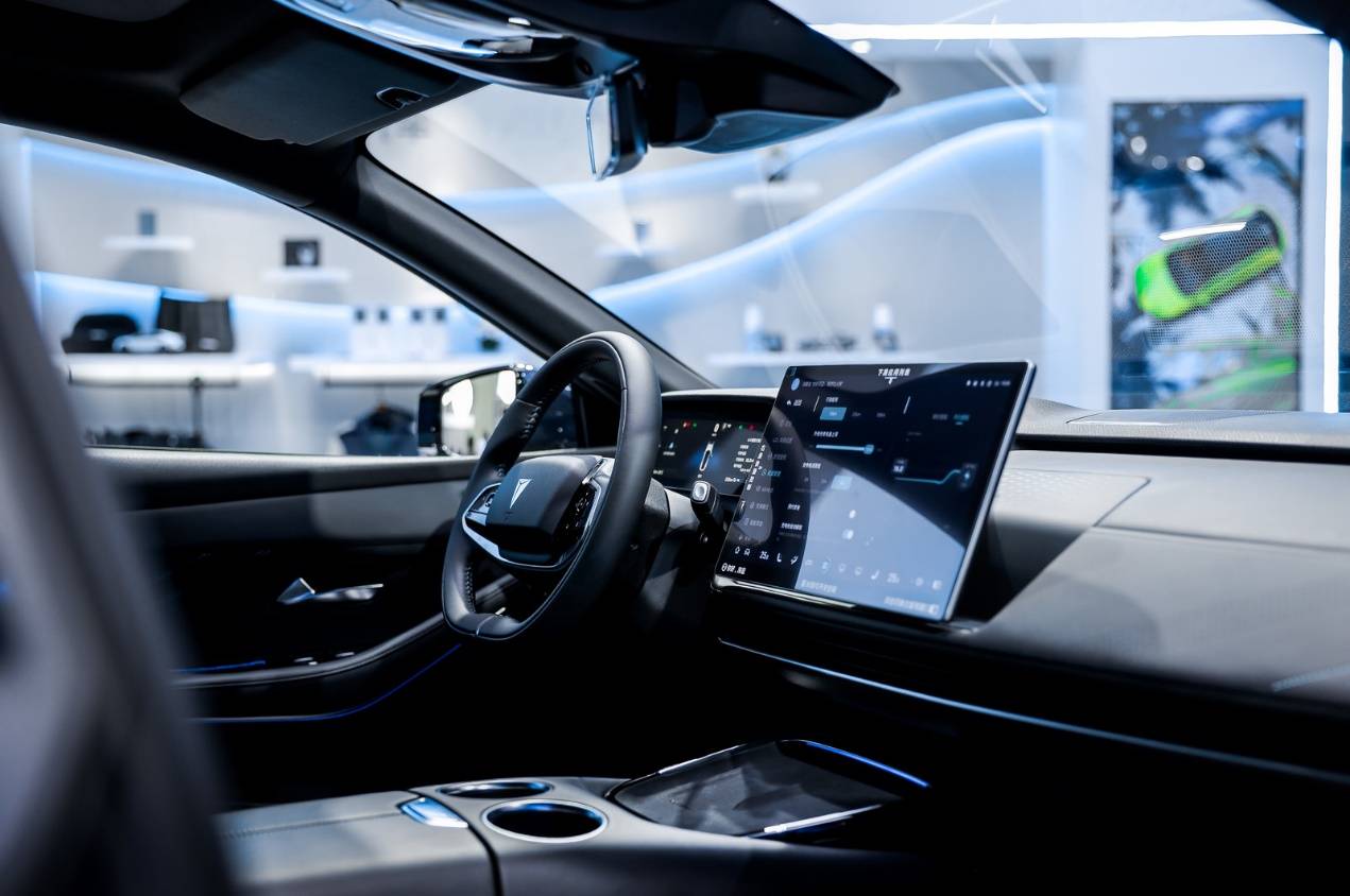 三大升级、40余项体验焕新，深蓝SL03起售价14.59万元_搜狐汽车_搜狐网