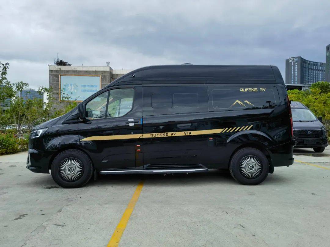 福特V362小房车，外观小巧内饰奢华 都市通勤旅居皆可，趣蜂B680_搜狐汽车_搜狐网