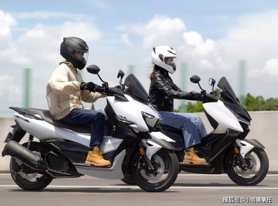 标配电动风挡，配置天花板天鹰TX150和三代PKE升仕150D如何选？_搜狐汽车_搜狐网