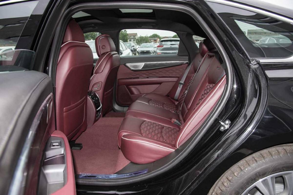 实拍凯迪拉克CT6，轴距超3.1米配10AT，还有33英寸大屏，真值了？_搜狐汽车_搜狐网