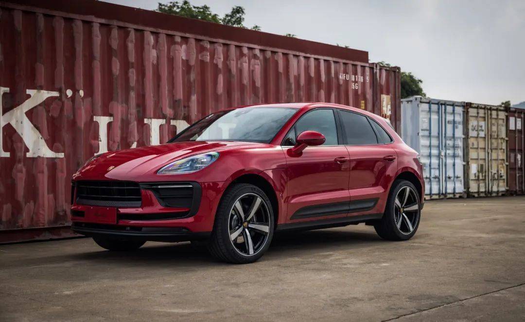 超豪华入门SUV，玛莎拉蒂Grecale和保时捷Macan开起来有什么不同？_搜狐汽车_搜狐网