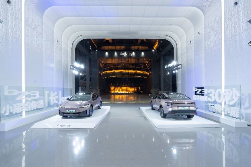 单月爆卖5836辆！一汽丰田bZ3扛起合资新能源大旗_搜狐汽车_搜狐网