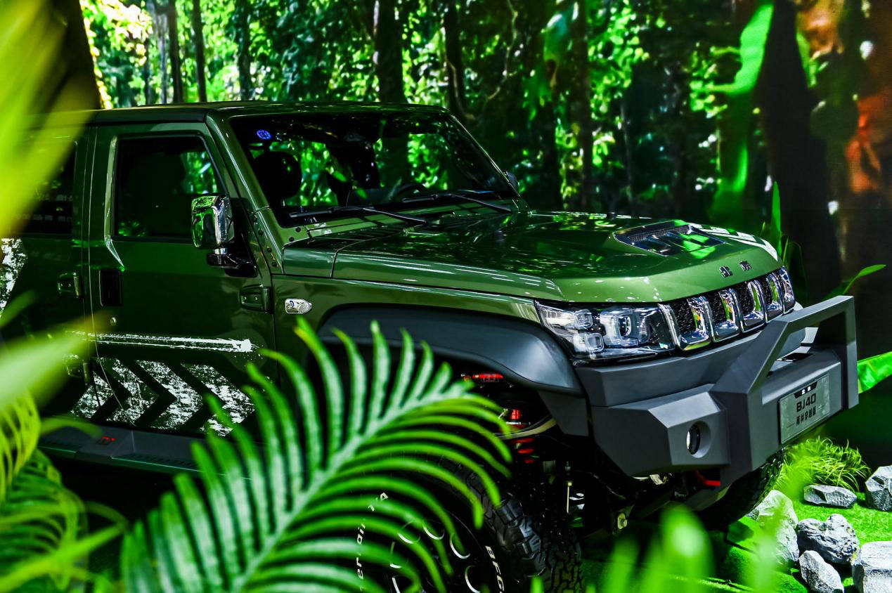 全新BJ40亮相 全新BJ40亮相 汽油柴油增程全都有 将配全时四驱_搜狐汽车_搜狐网