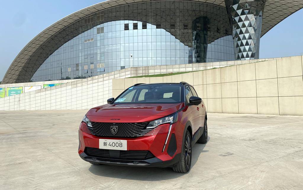 试驾东风标致新4008科技版，智能配置好用、1.6T+8AT动力够用_搜狐汽车_搜狐网