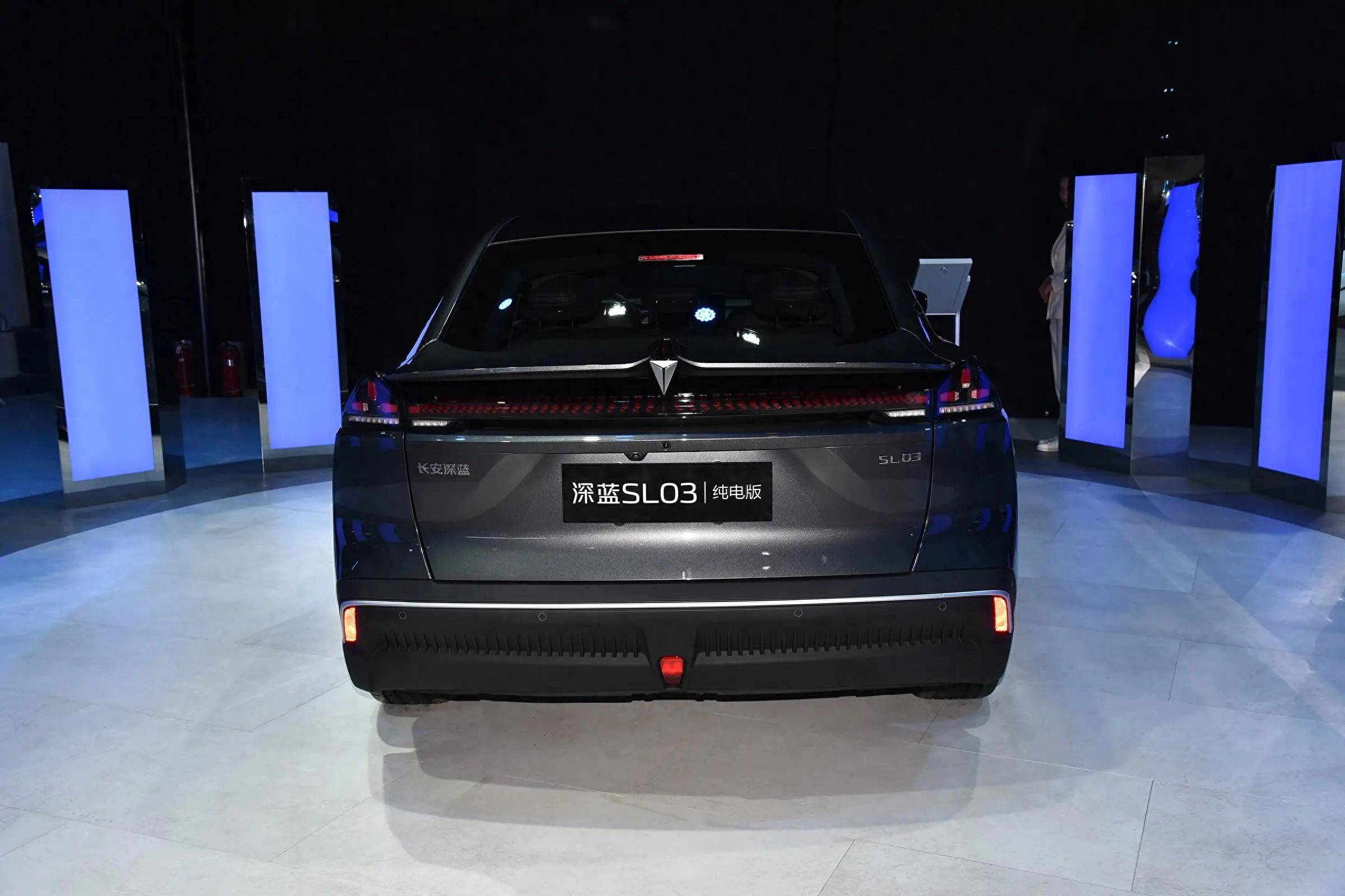 全面解读深蓝SL03，6.9秒破百，纯电续航705KM，售价19.19万_搜狐汽车_搜狐网