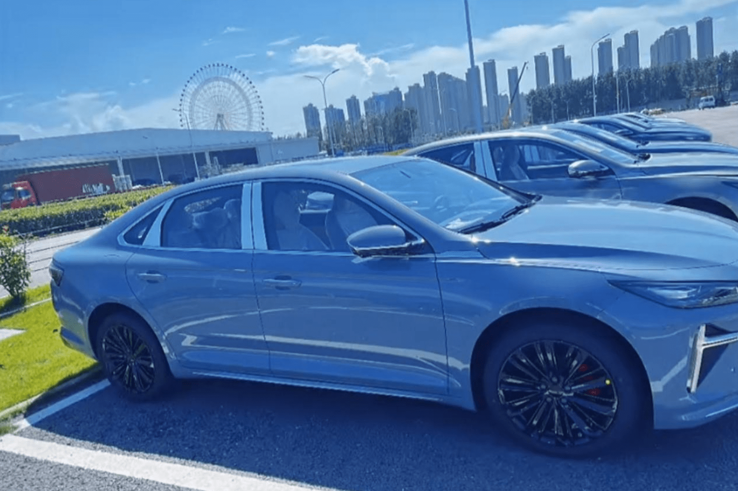 吉利星瑞L现身街头，神似玛莎拉蒂，换大屏+怀挡，油耗4.22L_搜狐汽车_搜狐网