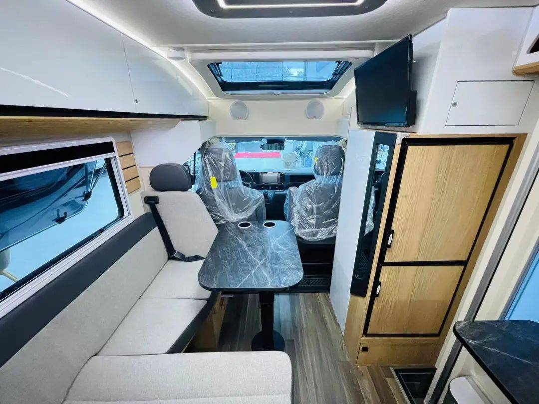 福特V362最新底盘，2.0T柴油+9AT最强组合—宇通C520小额头房车_搜狐汽车_搜狐网