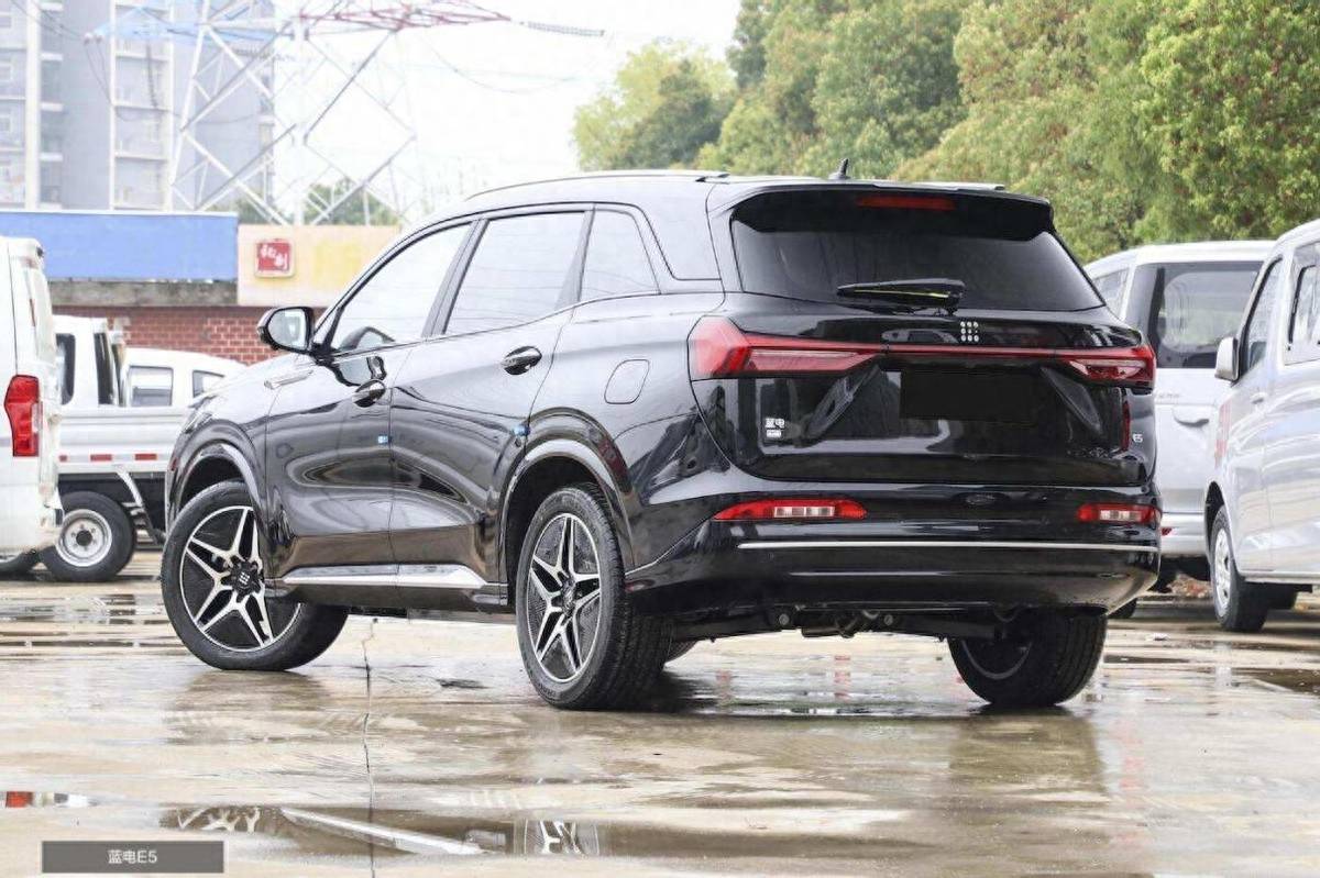 国产顶流油混之争，长安CS75 PLUS能赢蓝电E5吗？_搜狐汽车_搜狐网