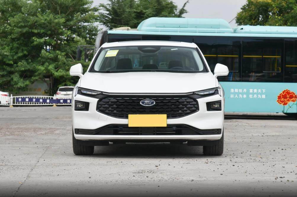 仅14.98万起，入门就配1.5T+8AT，轴距2945mm，全新蒙迪欧能否翻身？_搜狐汽车_搜狐网