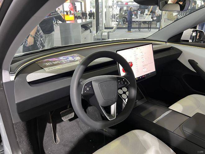 特斯拉Model3焕新版25.99万起 外观小改配置升级_搜狐汽车_搜狐网