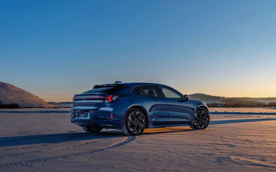 销量比肩BBA“56E”，卷王极氪001如何做到的？_搜狐汽车_搜狐网