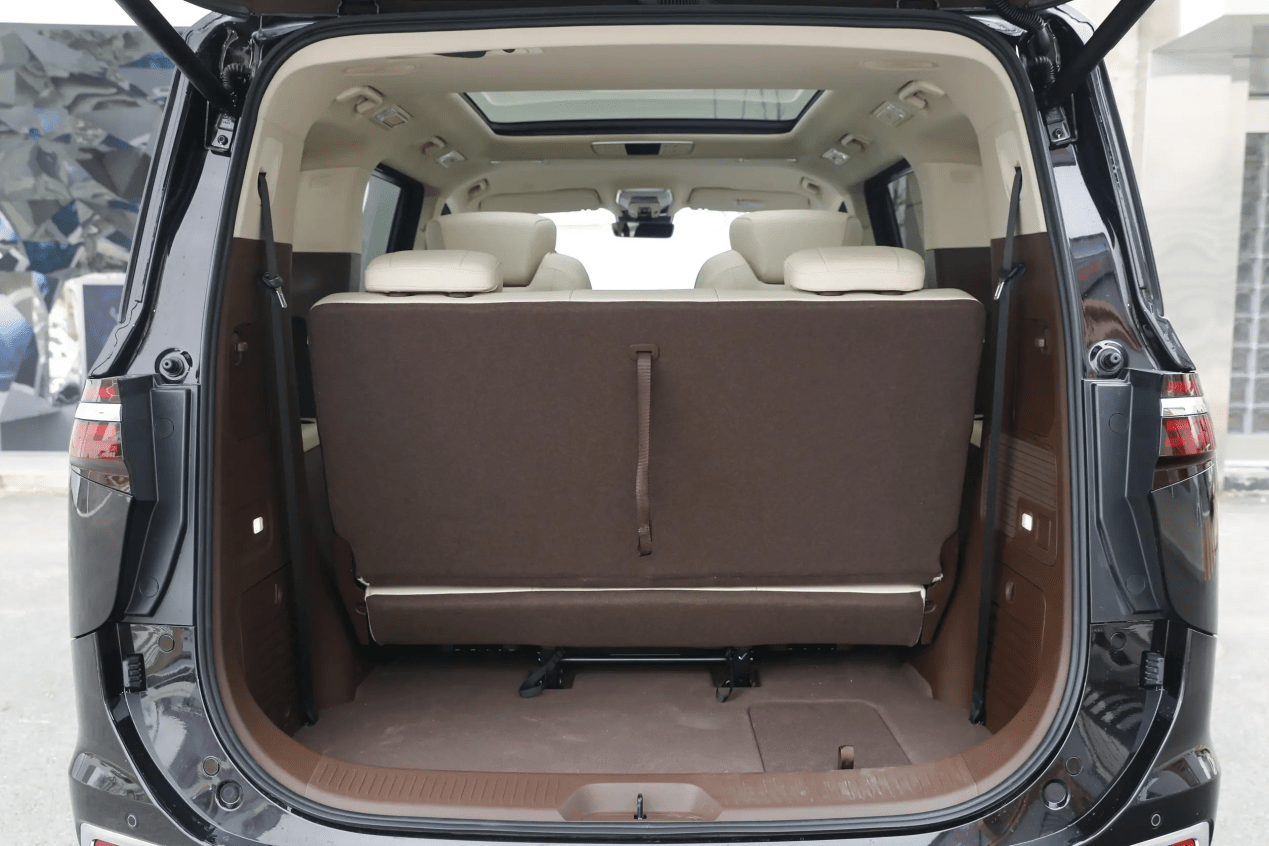 不到25万买顶配，比GL8还大一圈，奔腾M9到底值不值？_搜狐汽车_搜狐网