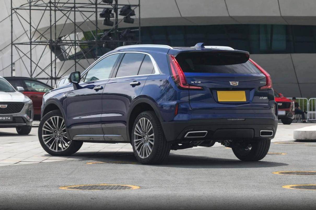 解读凯迪拉克XT4，轴距2779mm，标配48V+9AT，不比奥迪Q3香？_搜狐汽车_搜狐网