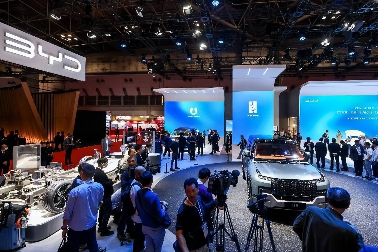 仰望东京车展迎来海外首秀，仰望U8豪华版引观众驻足围观_搜狐汽车_搜狐网