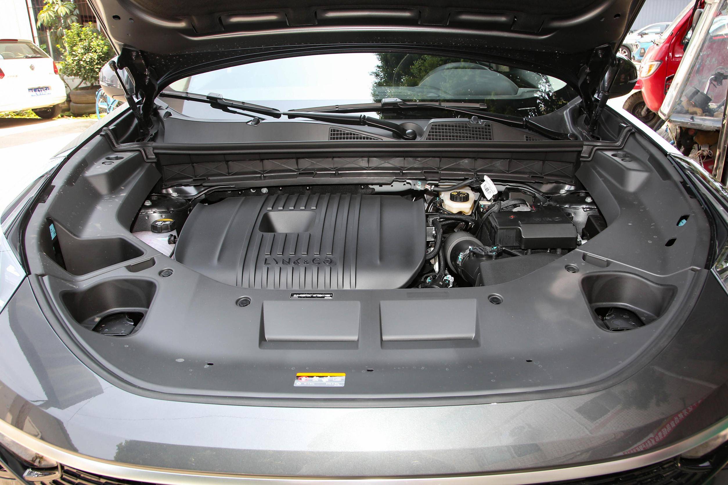 全系2.0T+爱信8AT，254马力油耗7.74L，领克01值不值得购买？_搜狐汽车_搜狐网