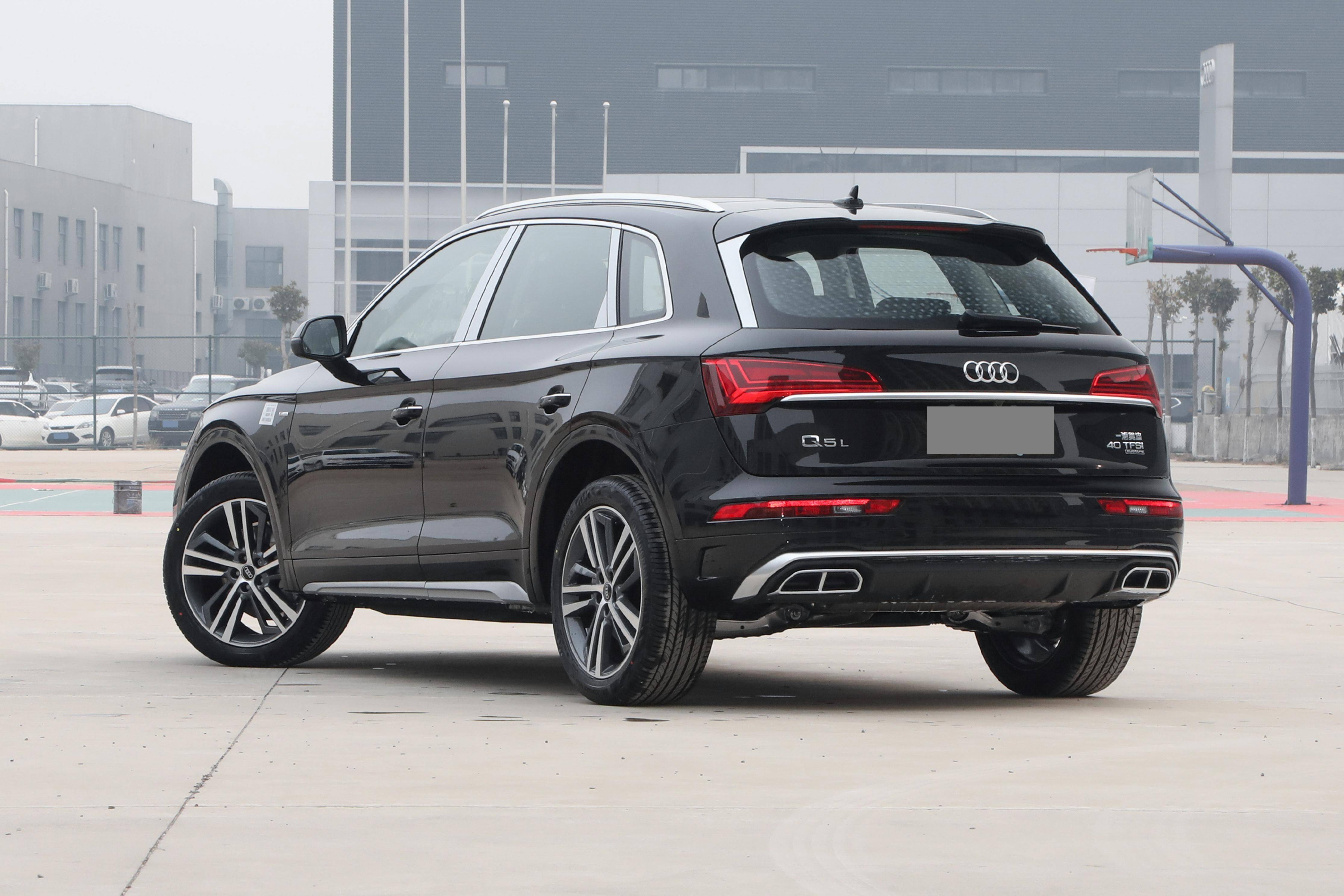 低配落地价差12万，领克08 EM-P对比奥迪Q5L，豪华品牌就一定香吗？_搜狐汽车_搜狐网