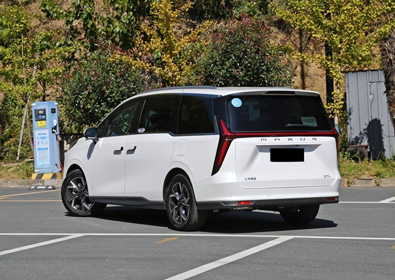 上汽大通MAXUS G70正式首发亮相，定位家用MPV，采用2+1+3座椅布局_搜狐汽车_搜狐网