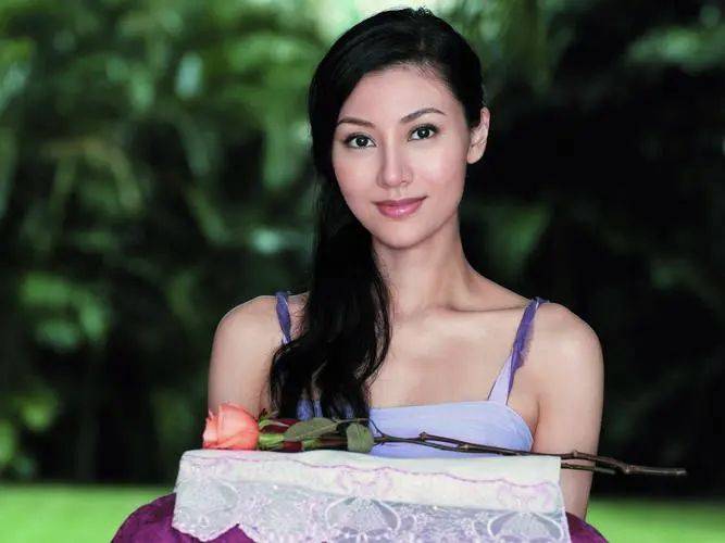 53岁李嘉欣健身房素颜照曝光，不愧是最美港姐 -6park.com