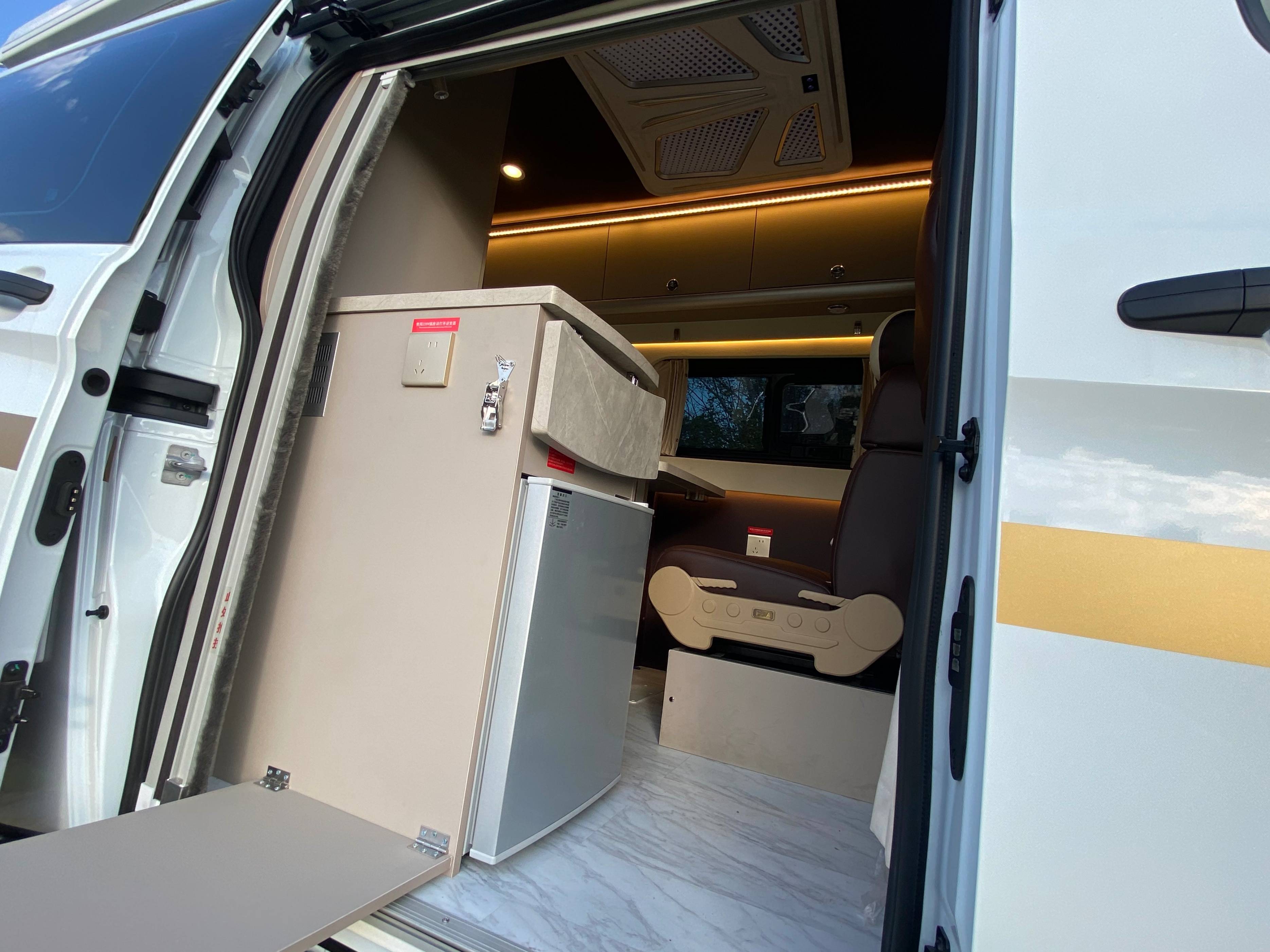 23款福特V362旅居小房车，都市通勤，长途旅游最佳选择。趣蜂B610_搜狐汽车_搜狐网