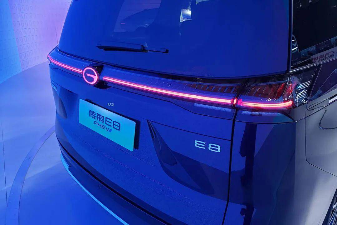 打破MPV等于商务的传统观念 广汽传祺E8广州车展静态体验_搜狐汽车_搜狐网