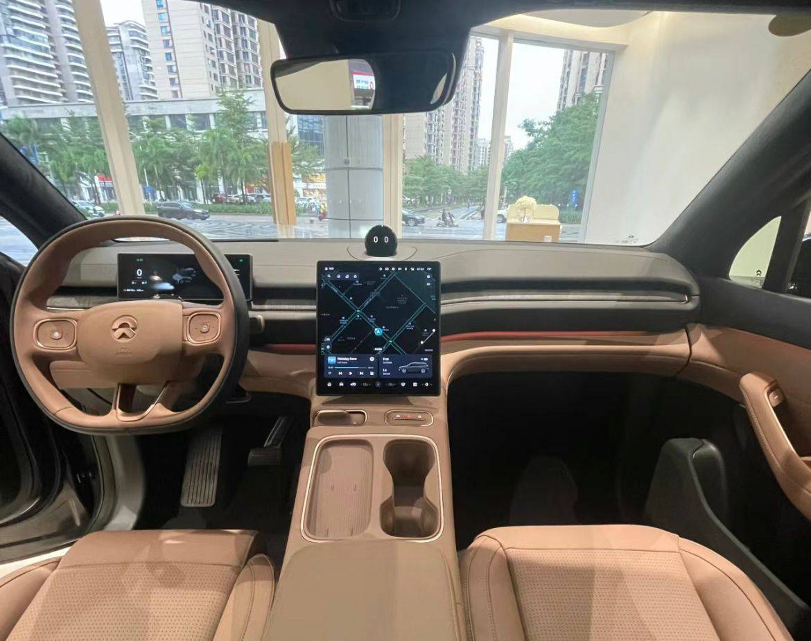 同价位豪华纯电SUV怎么选？凯迪拉克IQ锐歌PK蔚来ES6_搜狐汽车_搜狐网