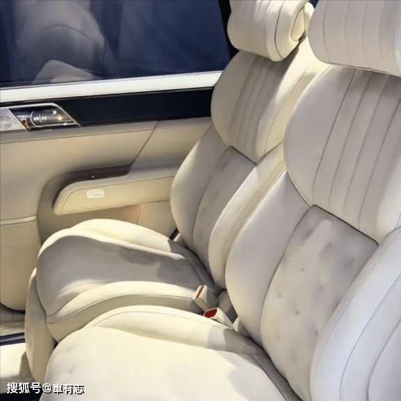 奇瑞风云T11亮相，外观霸气，内饰酷似理想L9，纯电续航200km_搜狐汽车_搜狐网