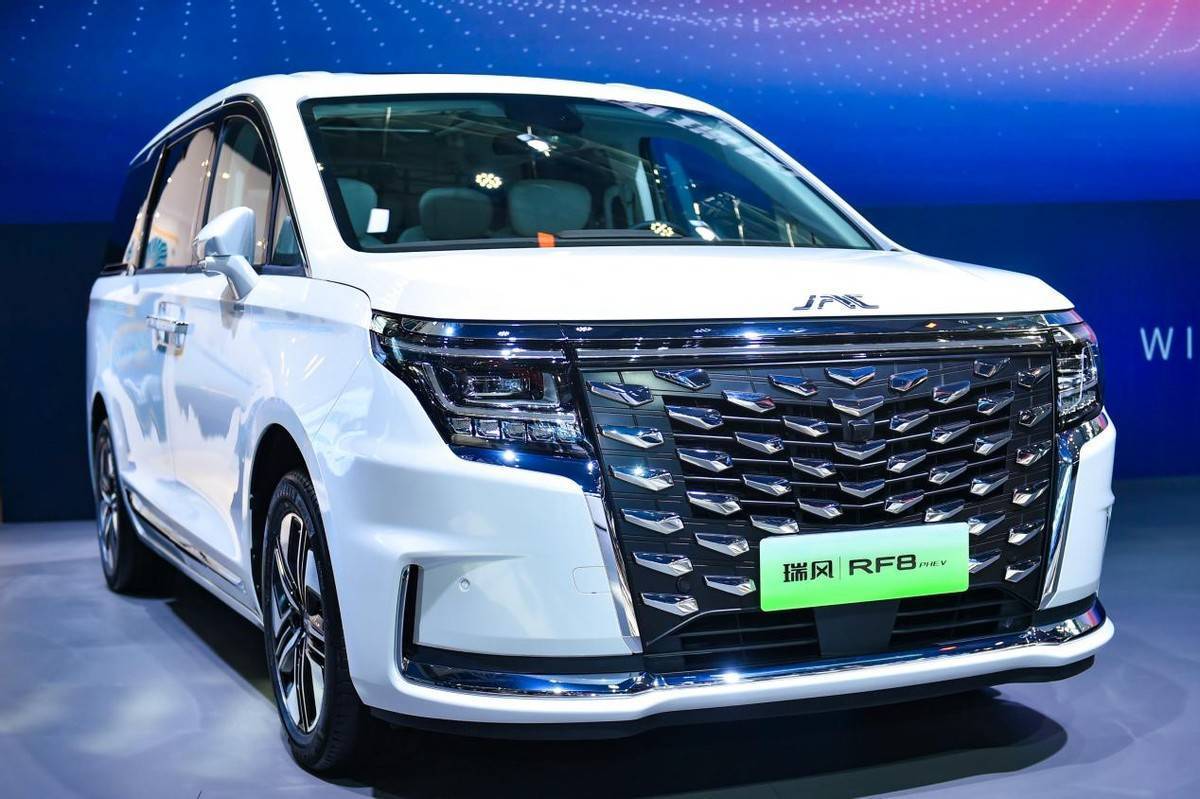 反手掏出一个同级超值，瑞风RF8让E9、D9破防了_搜狐汽车_搜狐网