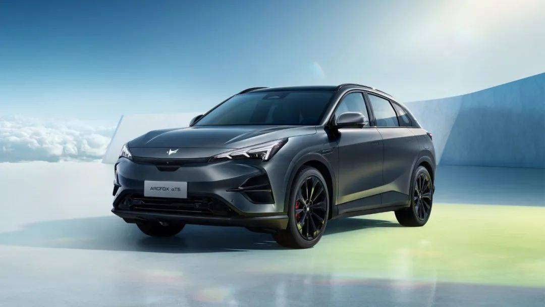 预售价才15万+就采用800V超充？极狐阿尔法T5是想干什么_搜狐汽车_搜狐网