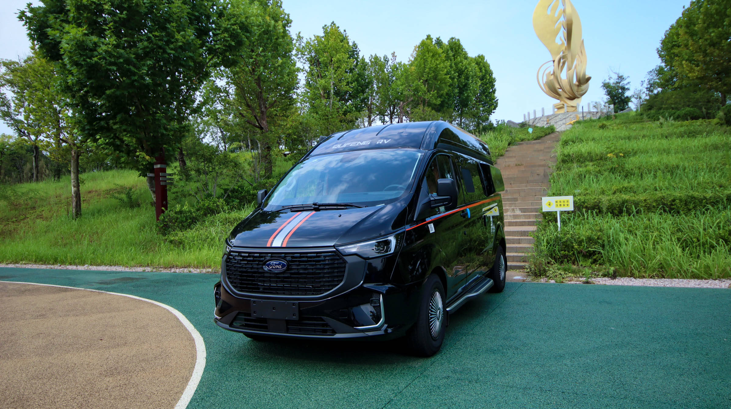 趣蜂B610：20多万的福特V362小房车，通勤代步自驾旅游首选！_搜狐汽车_搜狐网