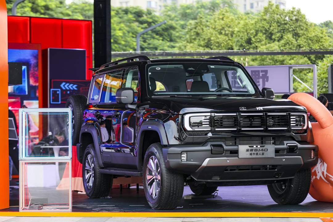 潮酷“方盒子”全新BJ40佛山区域上市，17.98万起玩转岭南时尚_搜狐汽车_搜狐网