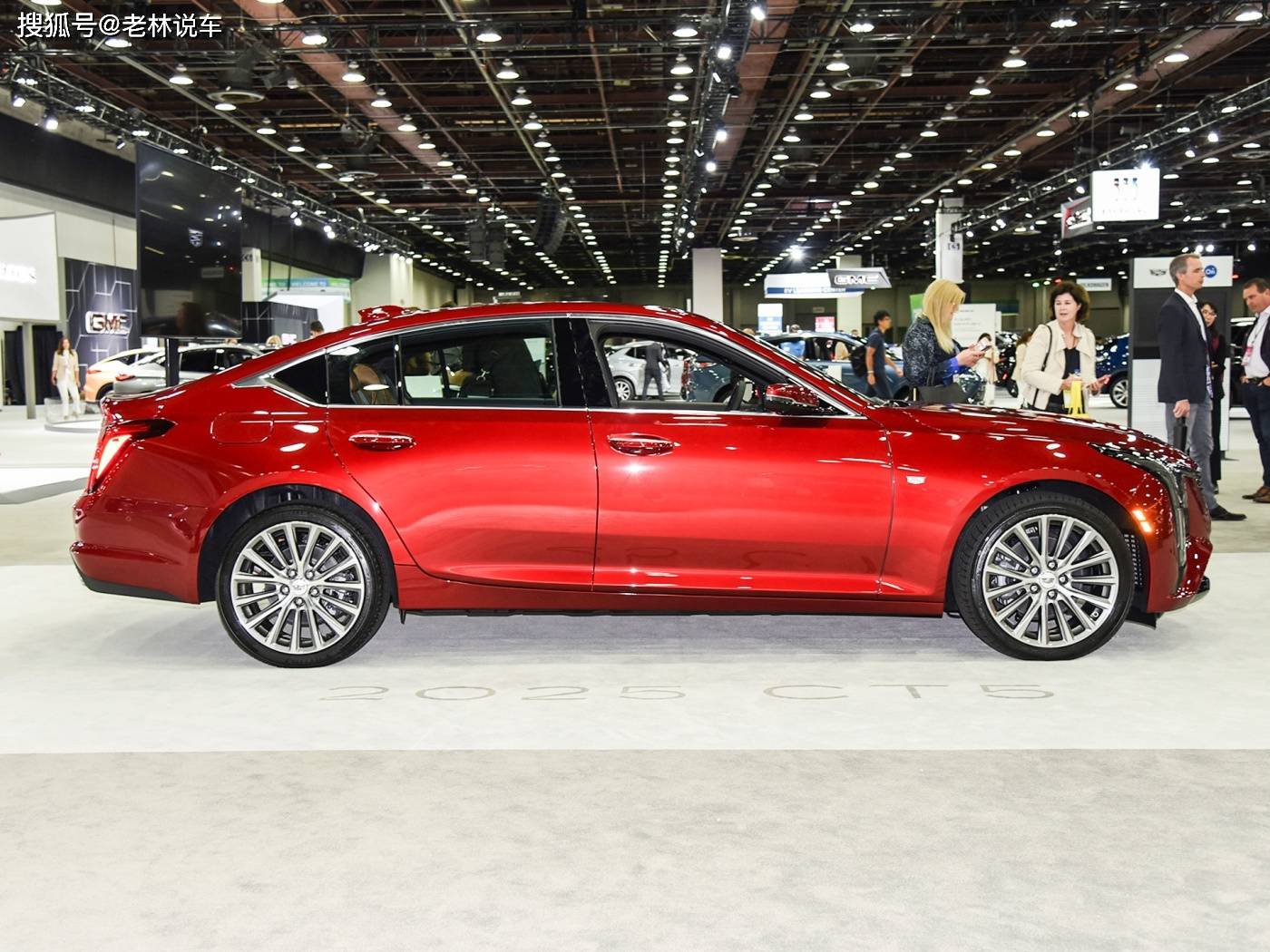 全新凯迪拉克CT5曝光，配2.0T+10AT，内饰升级33英寸9K曲面屏_搜狐汽车_搜狐网