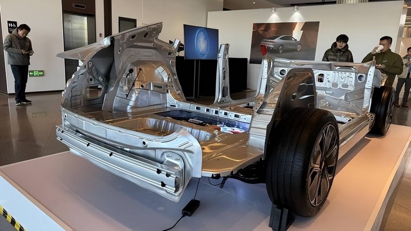 超长续航，800V快充的银河E8终于预售了，起售价只要18.8万_搜狐汽车_搜狐网