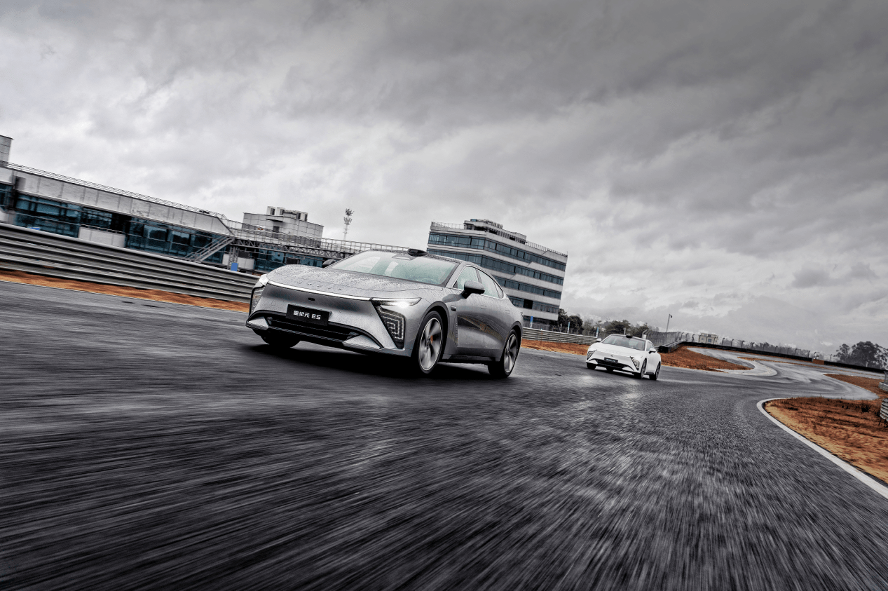 全系标配IAS智能空气悬架+CDC电磁减振系统，星纪元ES到底还有多少惊喜！_搜狐汽车_搜狐网