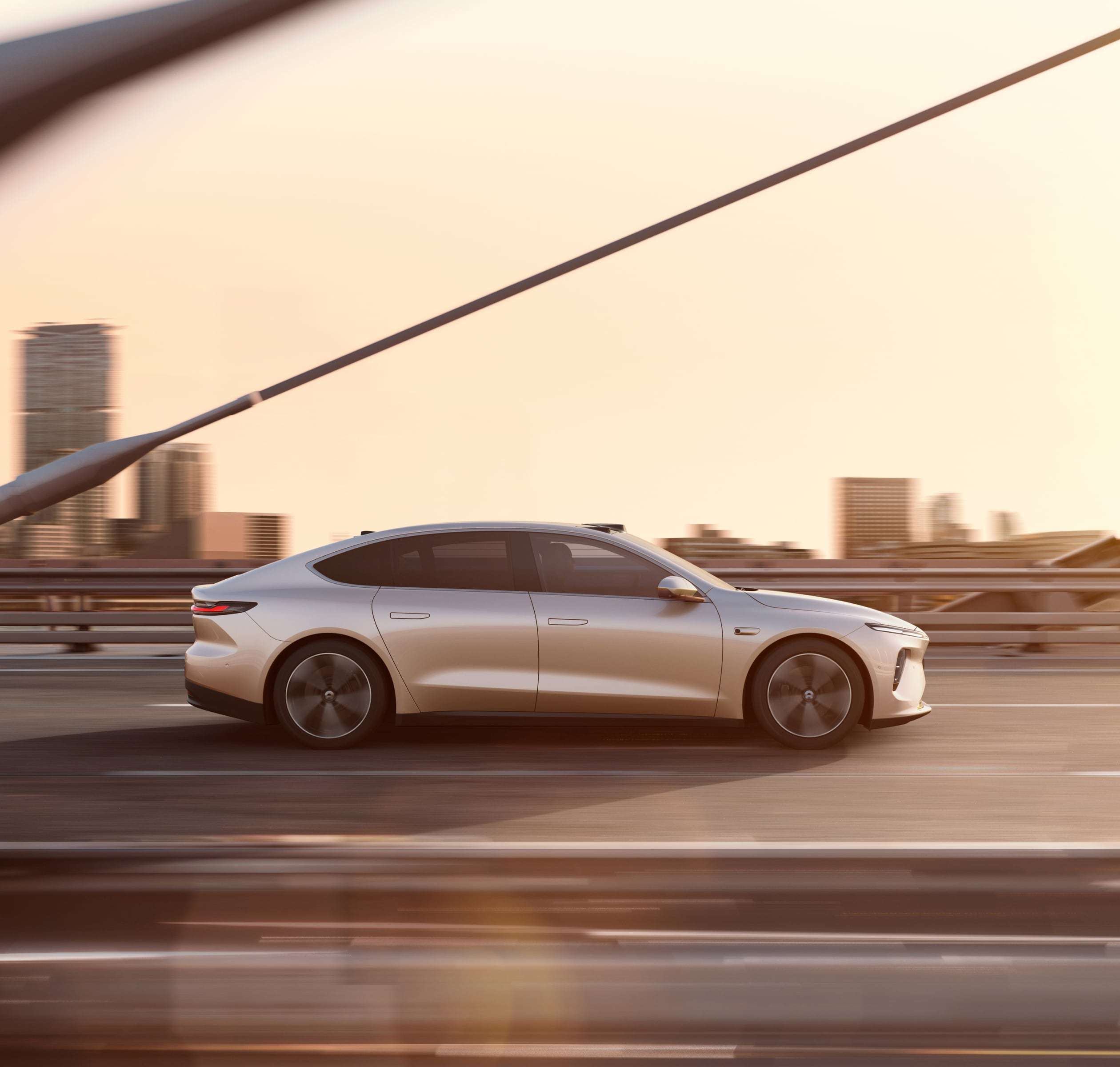 实测续航超1000km 李斌全程出镜体验蔚来150kWh电池包_搜狐汽车_搜狐网