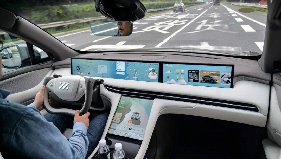 800V快充+激光雷达，20万配置最全的SUV，小鹏G6和智己LS6怎么选？_搜狐汽车_搜狐网