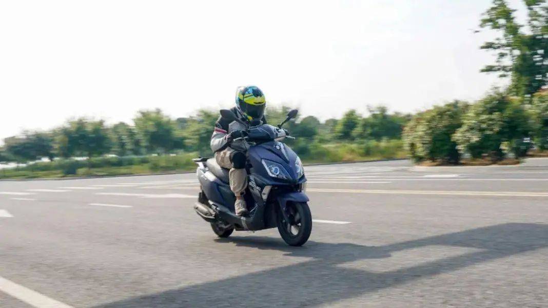 极致动力+极致安全—9999元VPS125极致版测评 下_搜狐汽车_搜狐网