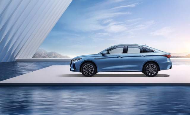 综合续航超1400km/馈电油耗4.2L，奇瑞风云A8预售13万元起_搜狐汽车_搜狐网