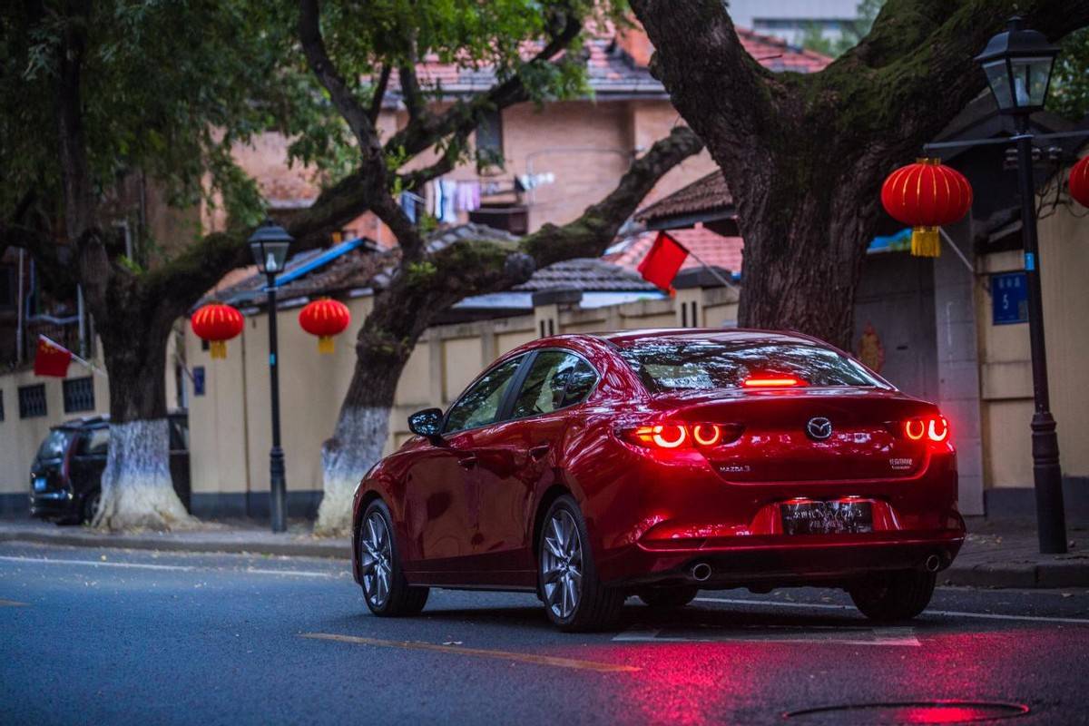 次世代MAZDA3昂克赛拉：8.99万起「魂动」设计最美弯道王_搜狐汽车_搜狐网