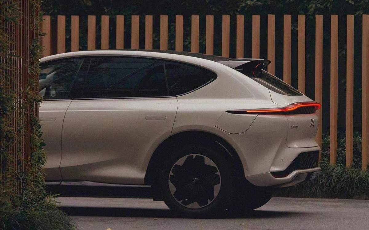 智己终于豁出去了！LS7一口气降到24.98万起，限量2000台_搜狐汽车_搜狐网