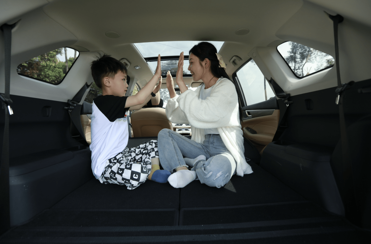 捅破天！中型插混SUV蓝电E5只需9.98万，长安CS75 PLUS拿啥竞争？_搜狐汽车_搜狐网